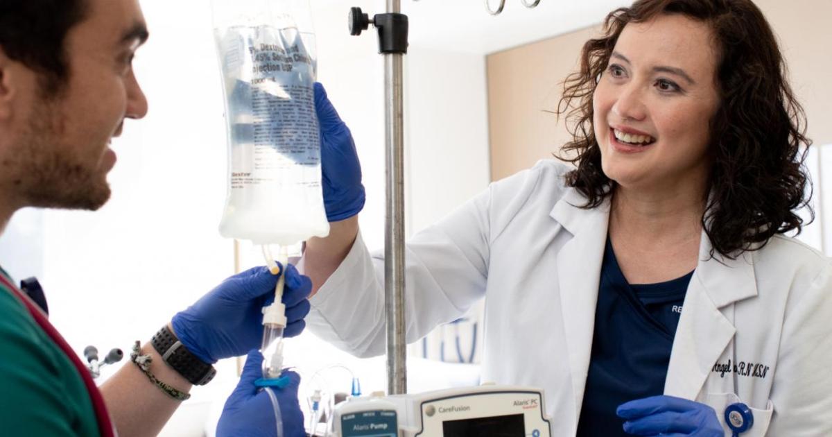 doctor-nursing%402x_0.jpg?itok=Gyn5z3Pw