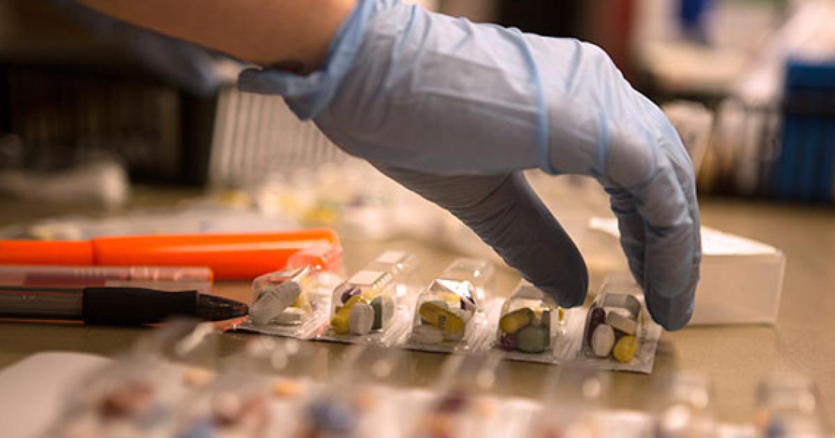 ClinicalExperience_UCSF-HIV.jpg?itok=m0Lv339X